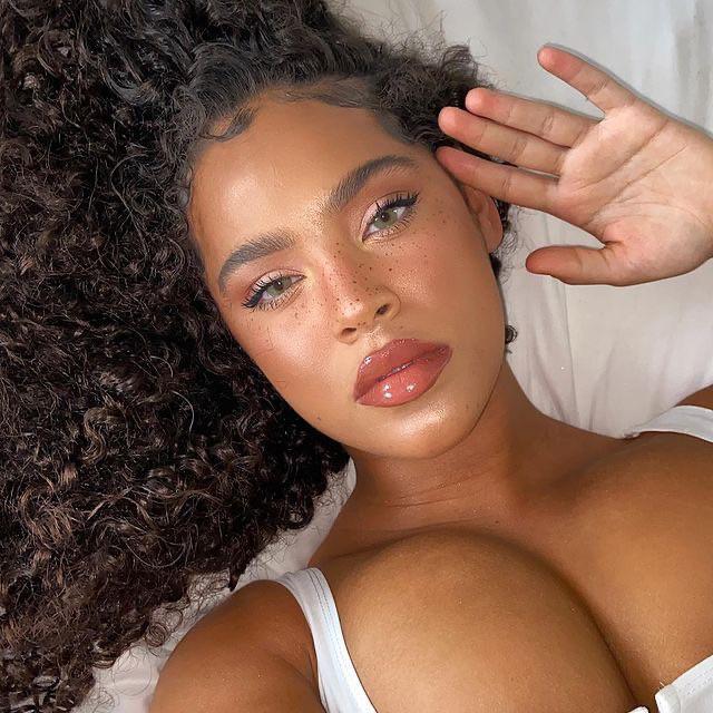 Shimmering | Scrolller