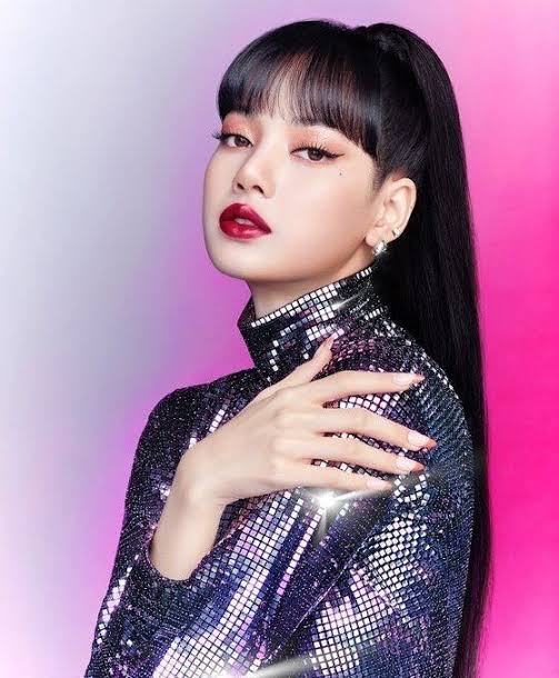 Shining Lisa | Scrolller