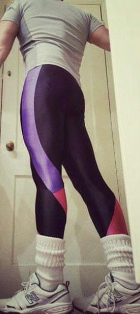 Shiny tights | Scrolller