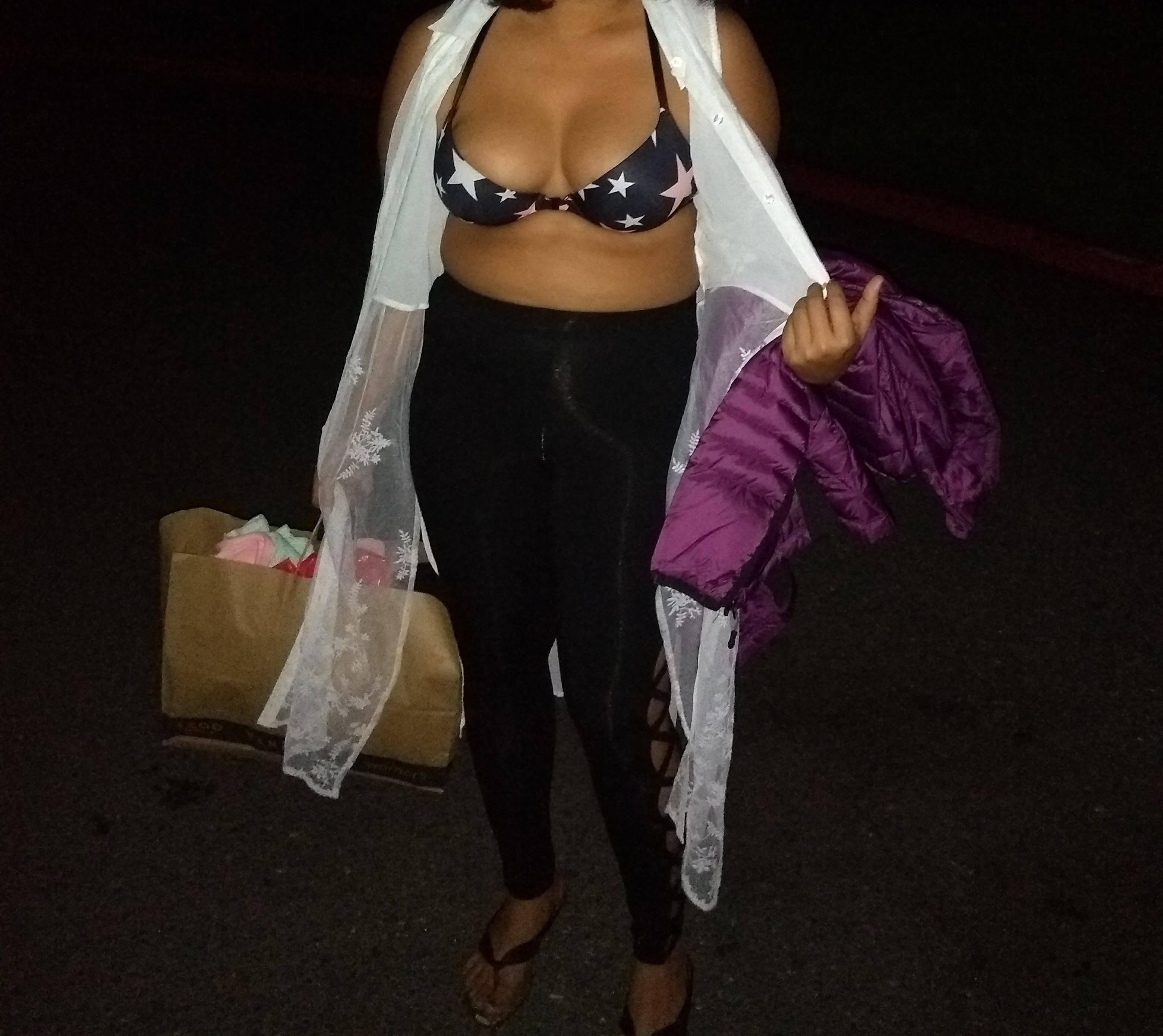 Shopping time [f] | Scrolller