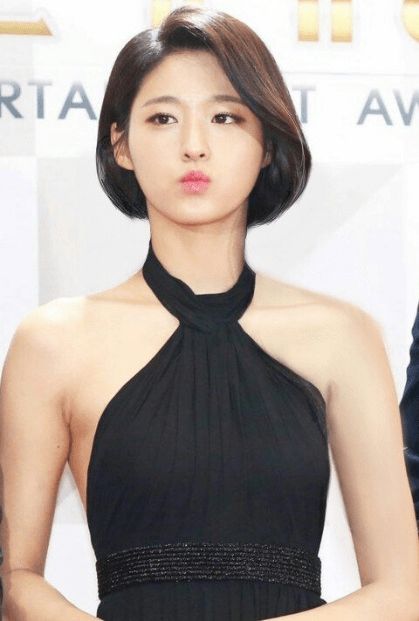 Short Hair | Scrolller