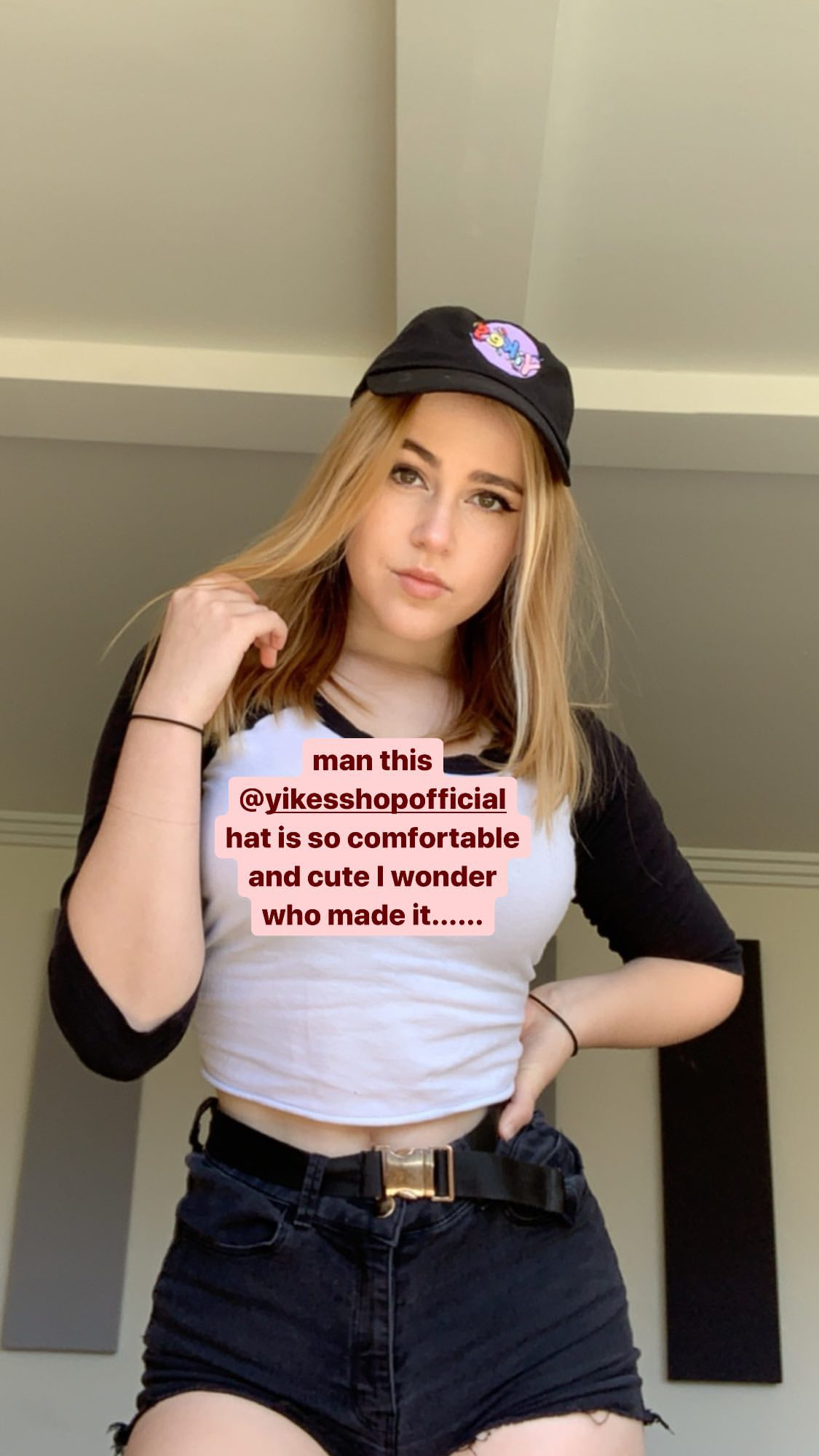 Short Shorts Scrolller