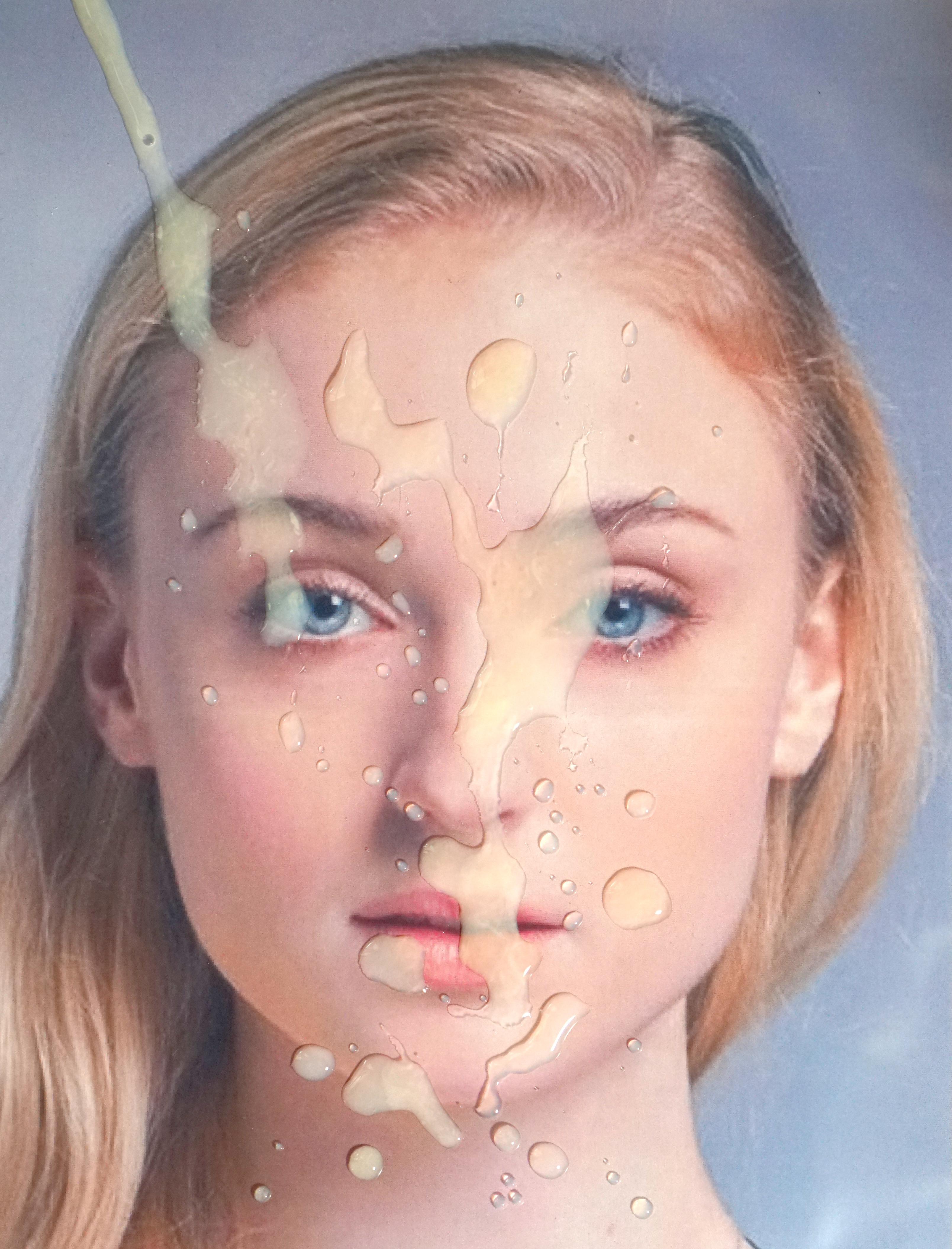 Shot a big load all over Sophie Turner’s face | Scrolller
