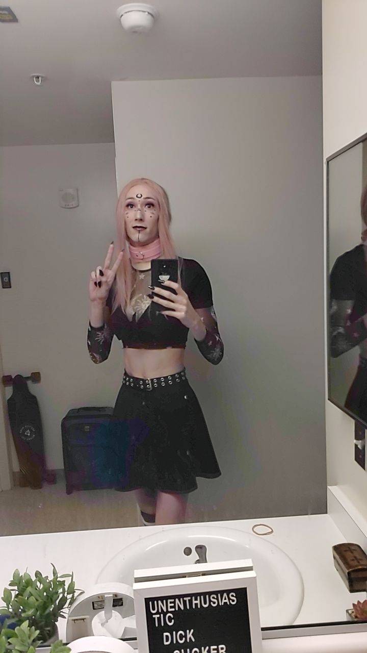 Should I Stream Like this... | Scrolller