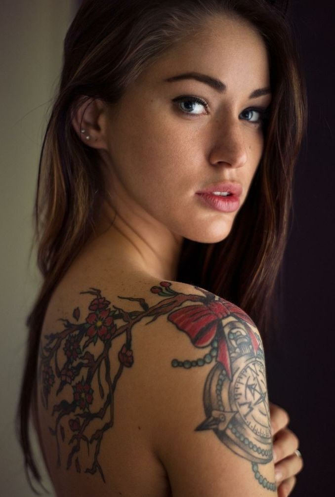 Shoulder Ink | Scrolller