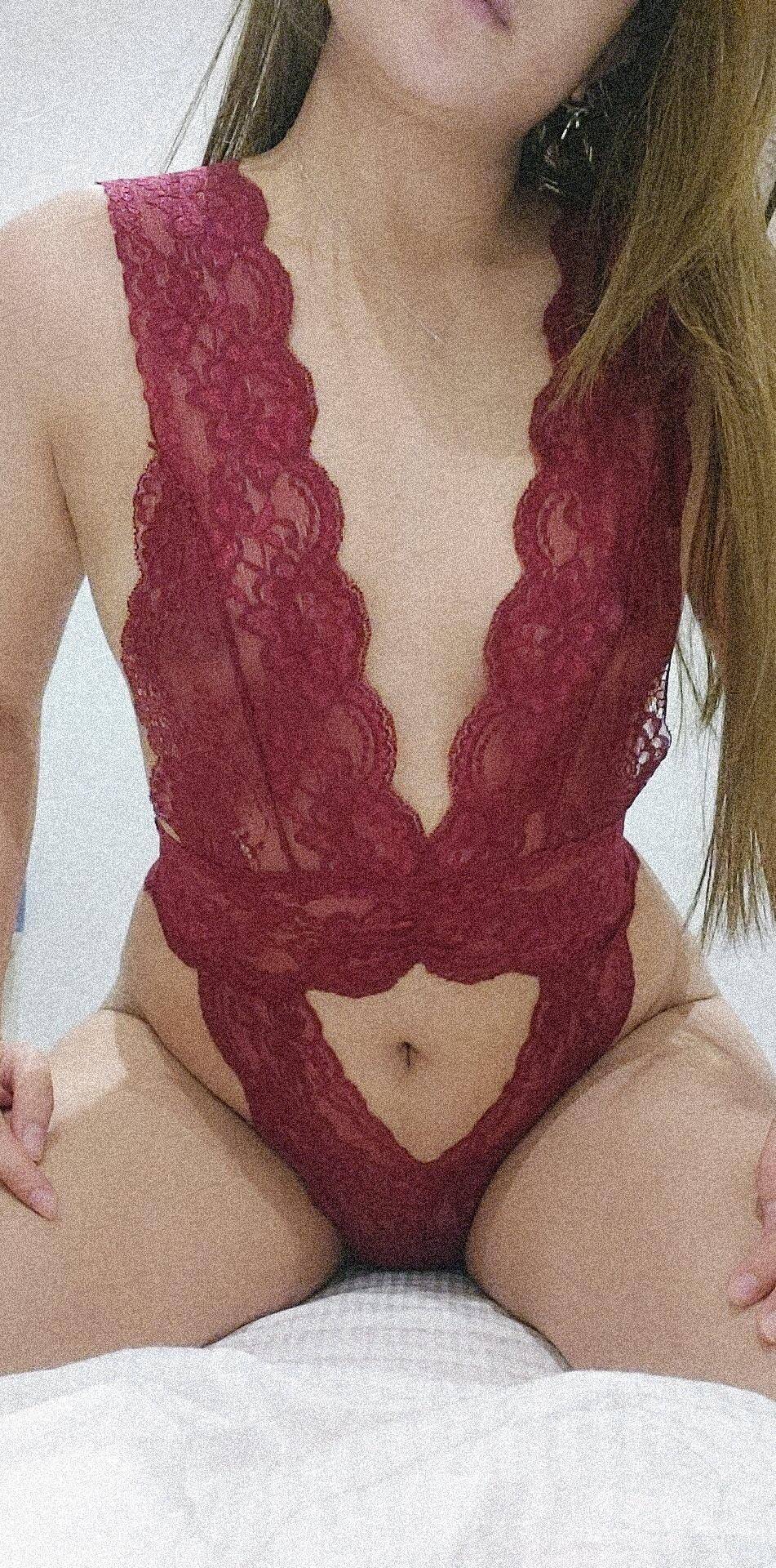 Show me some love on a Friday👅 | Scrolller