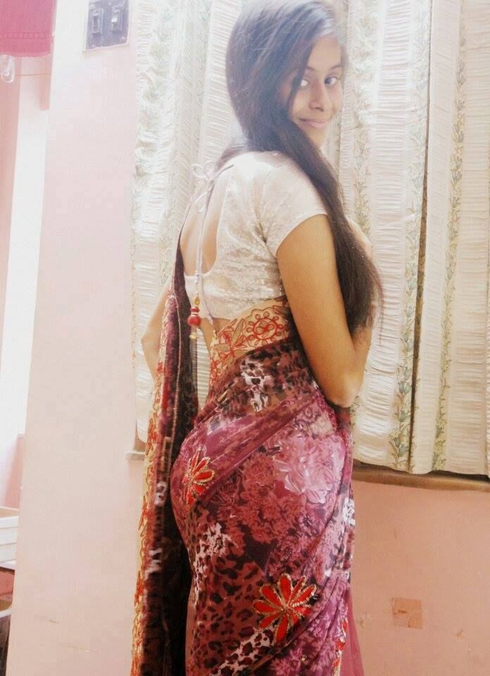 Showing Her Sexy Back | Scrolller