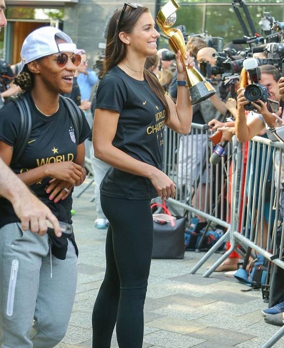 Showing off a highly coveted award | Scrolller