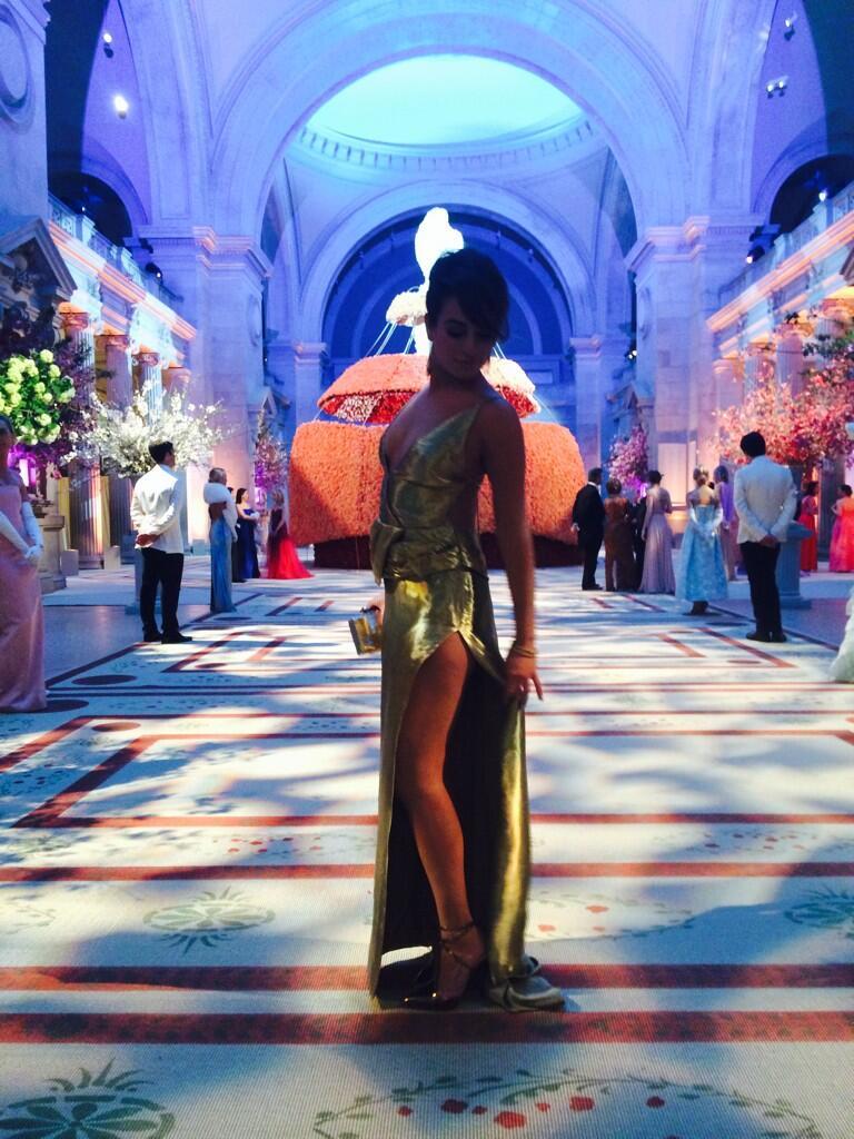 Showing off that perfect leg | Scrolller