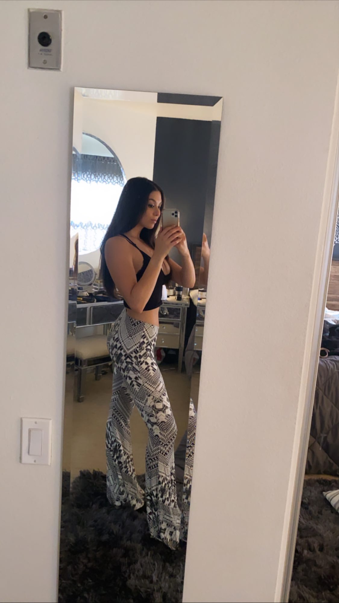 Showing Off The Backside | Scrolller