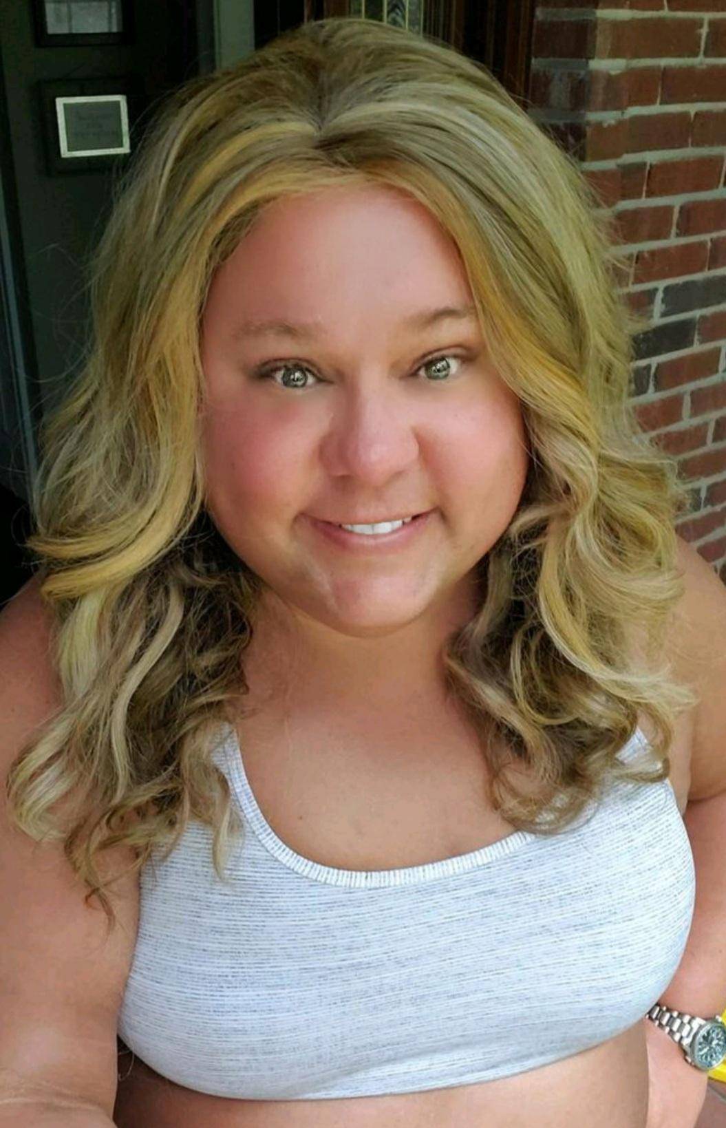 Showing some skin! | Scrolller