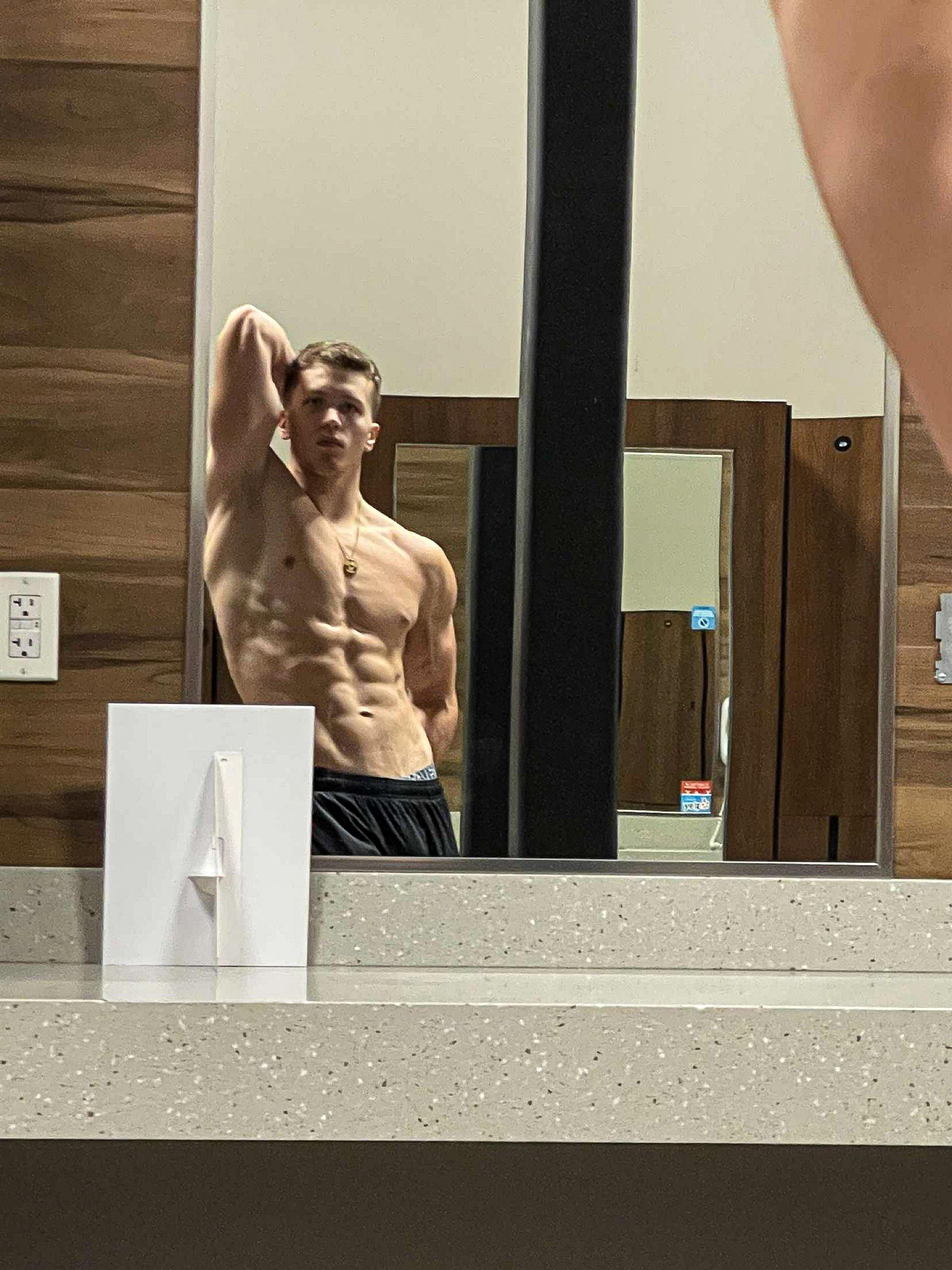 Shredded Tuesday’s 👀 | Scrolller