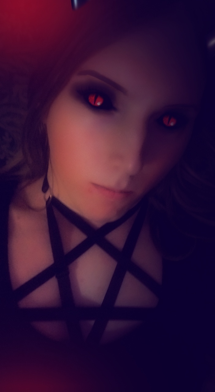 Sign Here | Scrolller