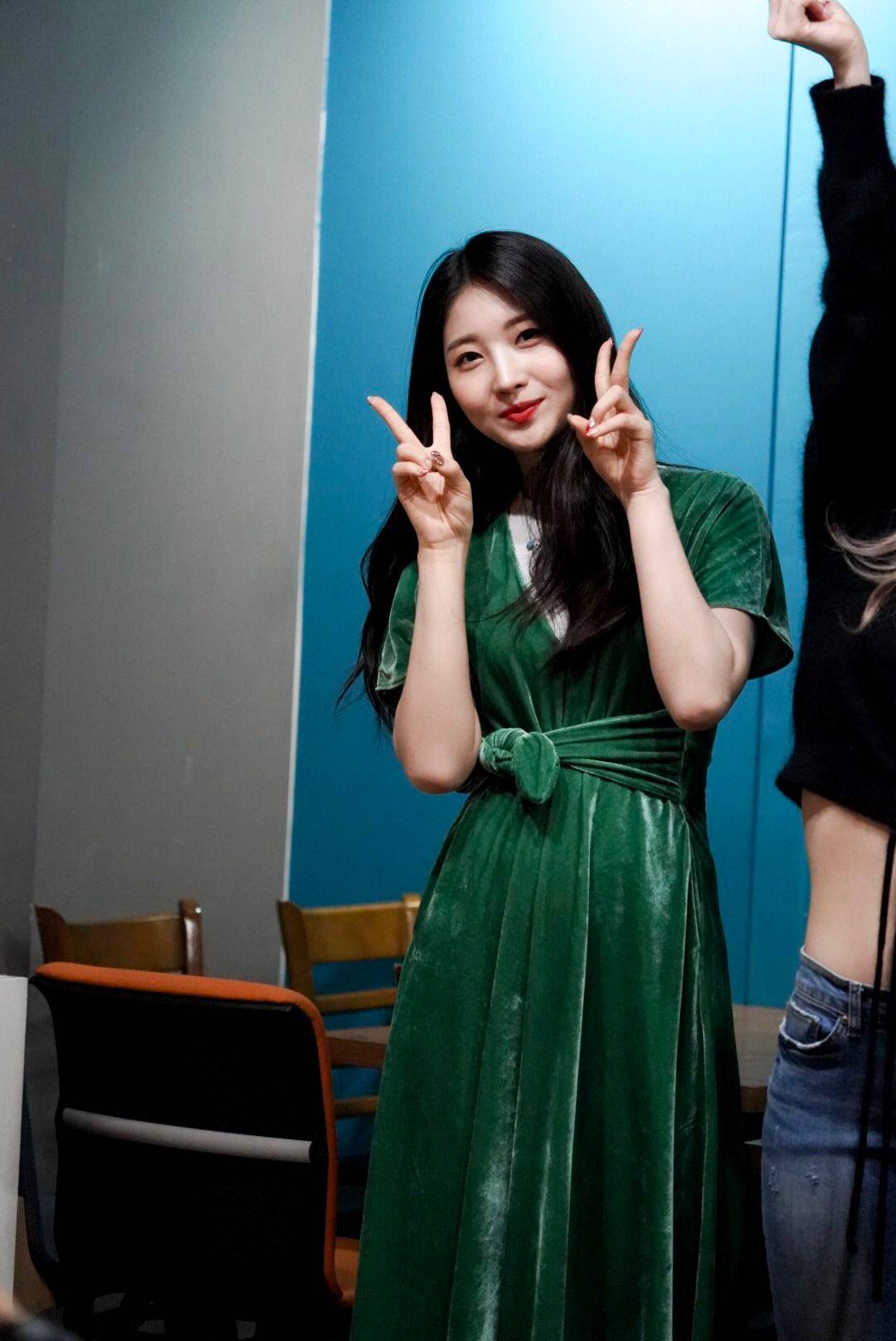 Sihyeon In Green | Scrolller