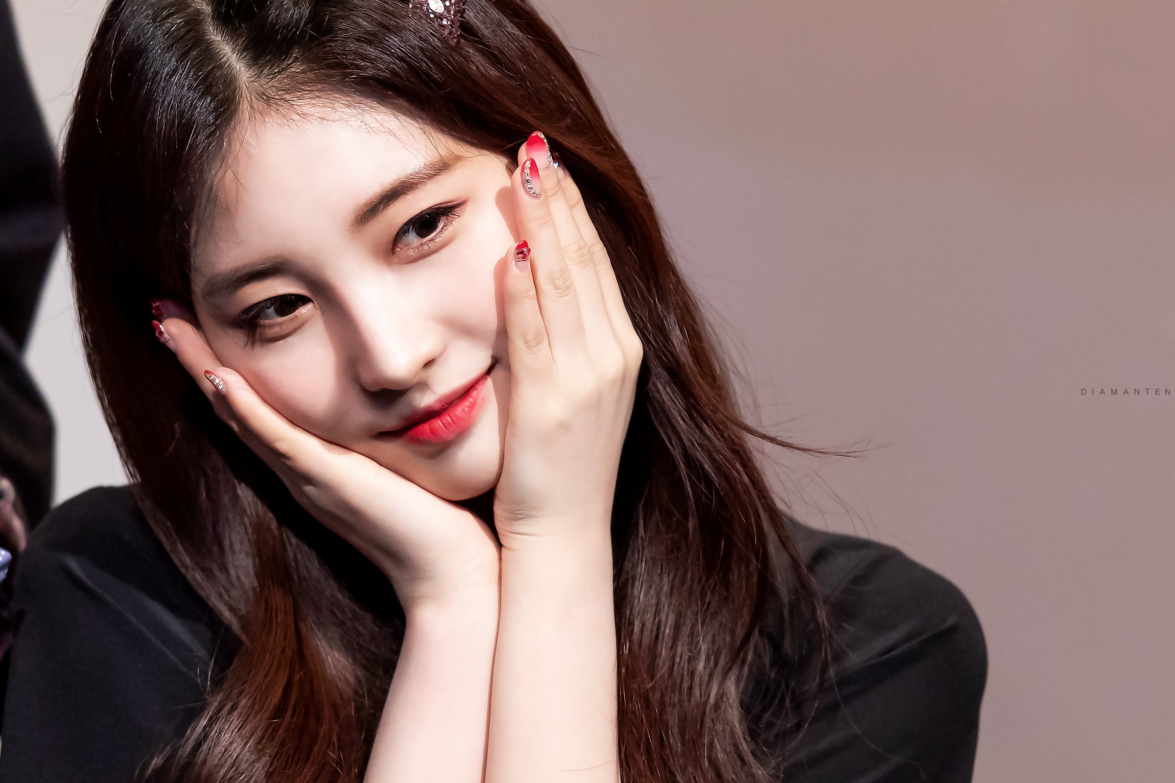 Sihyeon Uwu | Scrolller