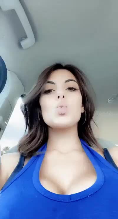 Silly Alexa Pearl [GIF] | Scrolller