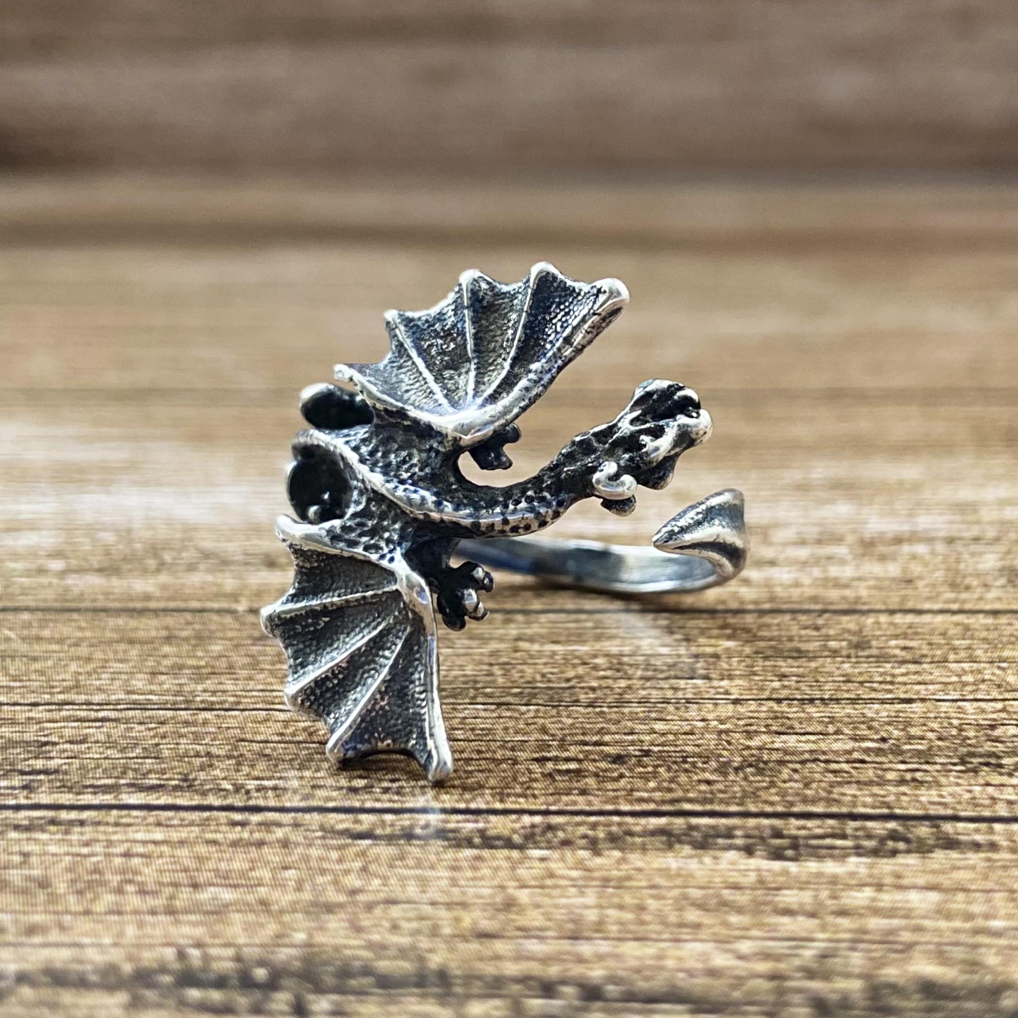 Silver dragon ring | Scrolller