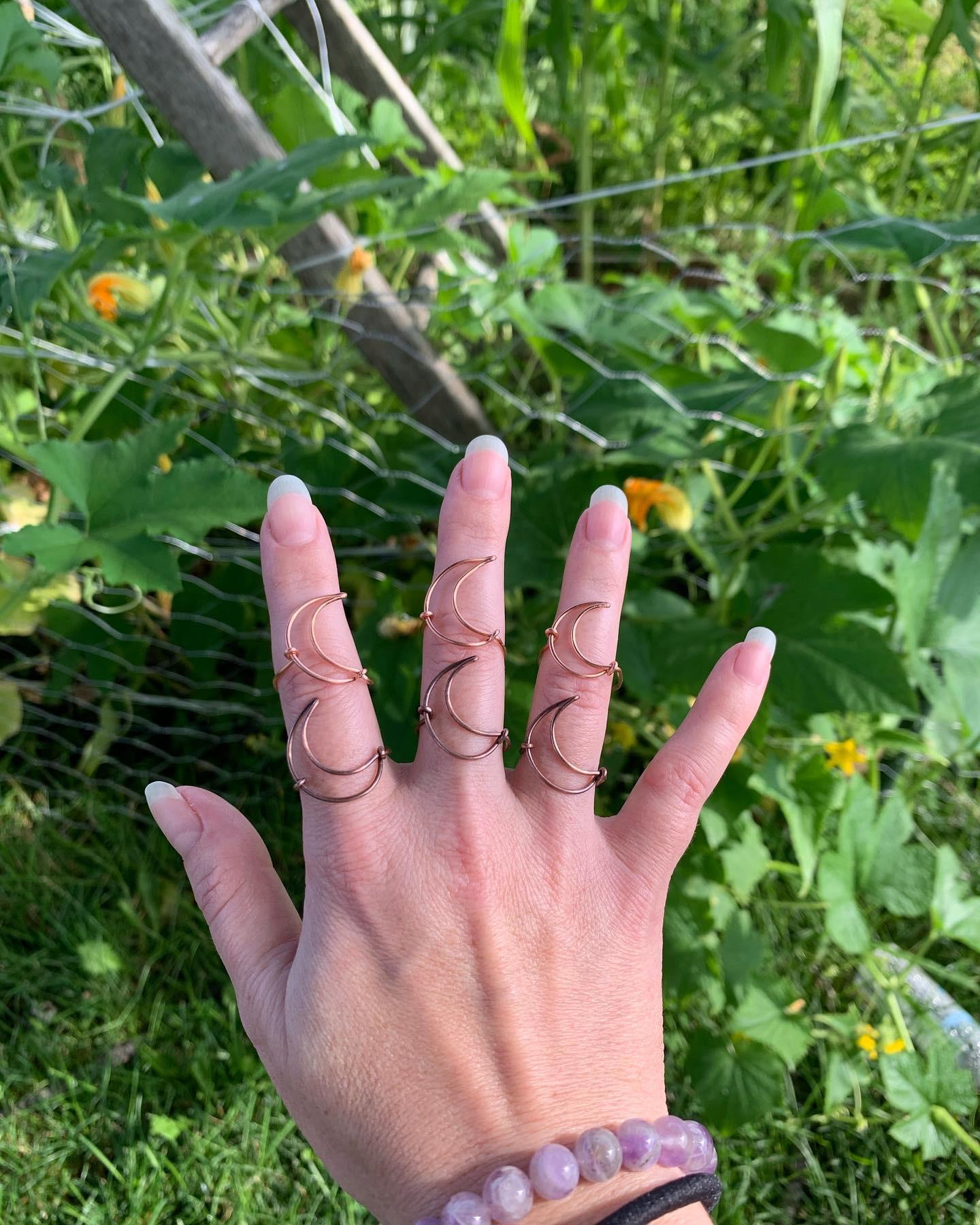 Simple wire wrapped moon rings! 🌙 | Scrolller