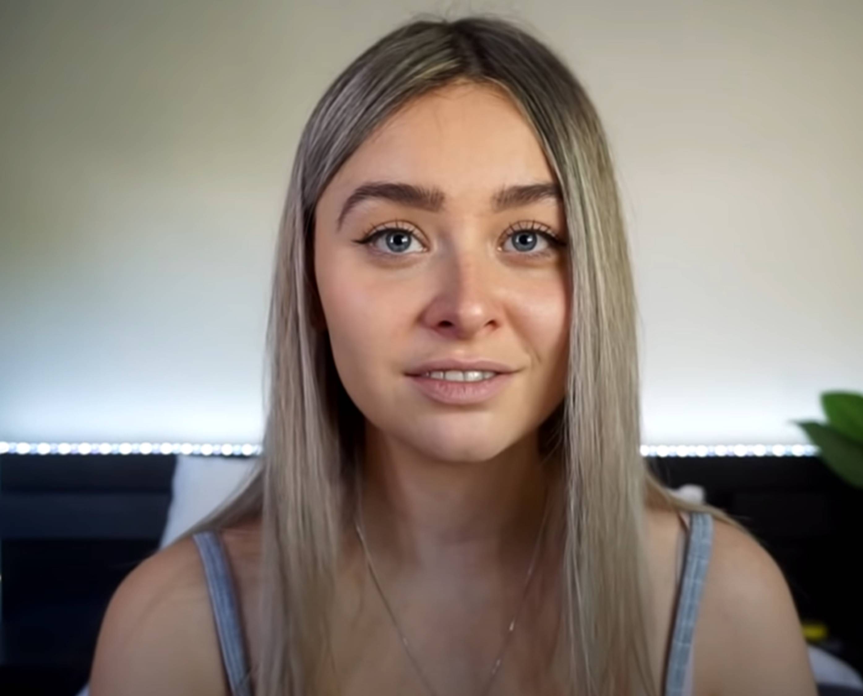 Simply Kel | Scrolller