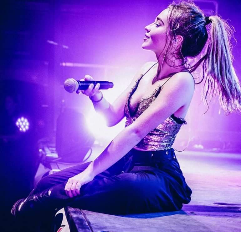 Sing along | Scrolller