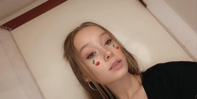 Sis (18) on an unrelated note, who knows how to hack a snap ? ;) | Scrolller