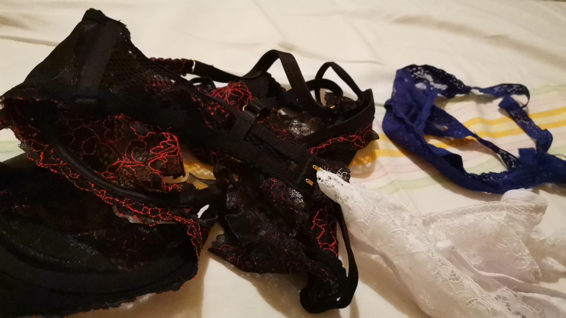 Schwester Unterwäsche... sister 23. lebe mit sis und mom alleine beide nicht zuhause Aufgaben ...