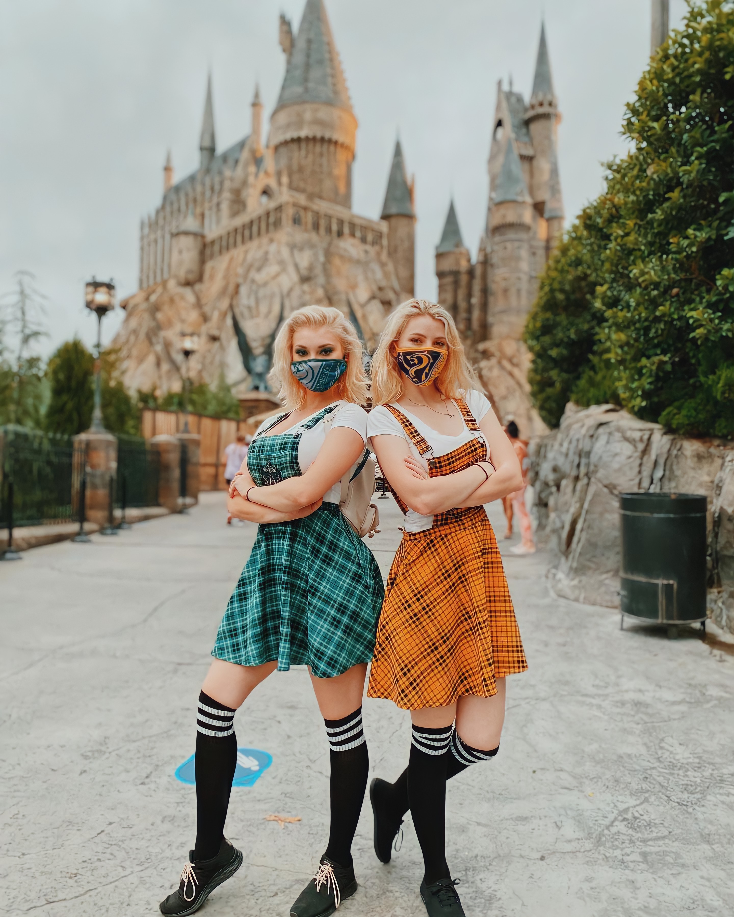 Sisters Scrolller