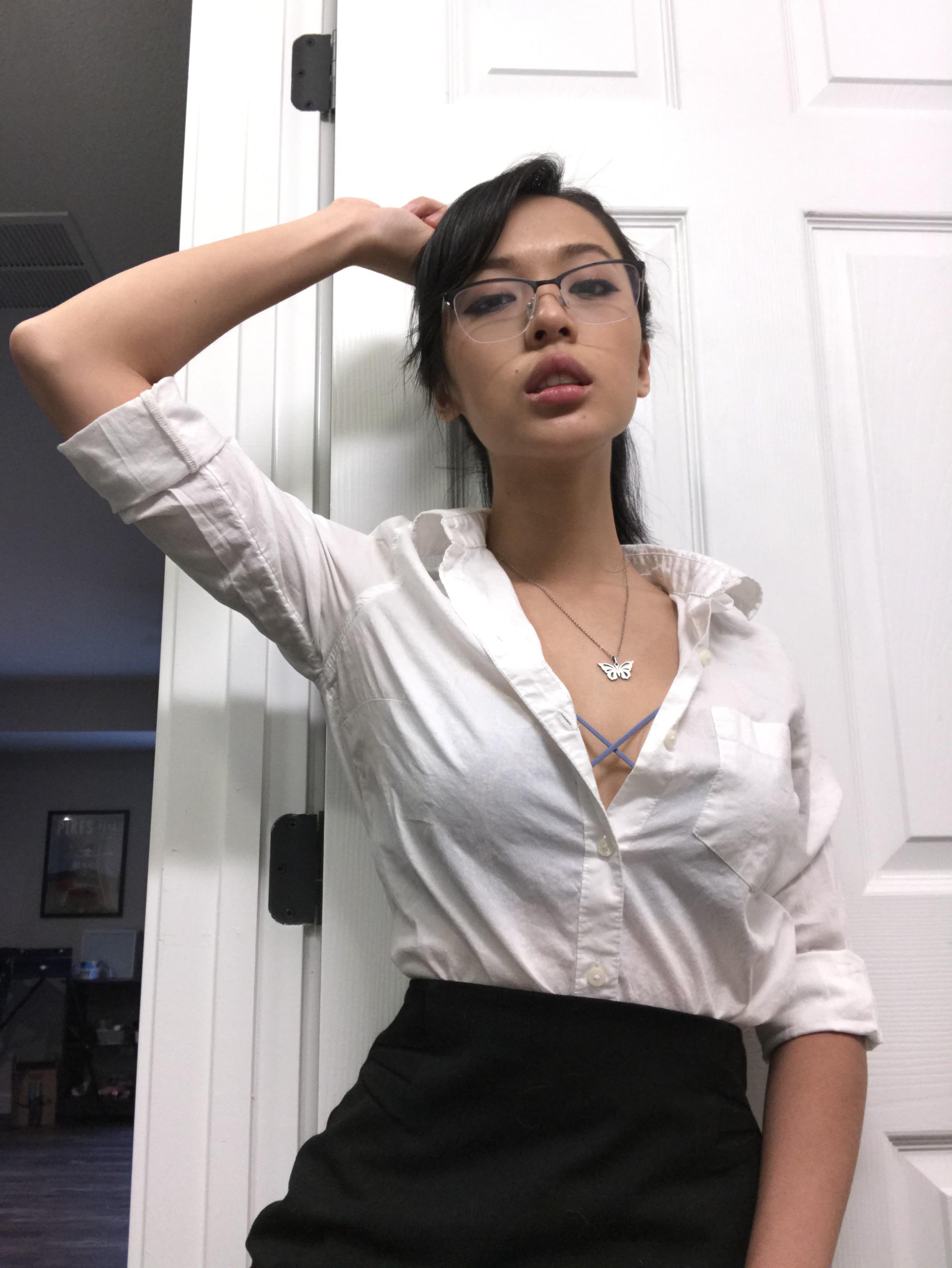 Sit down. Class is about to start. | Scrolller