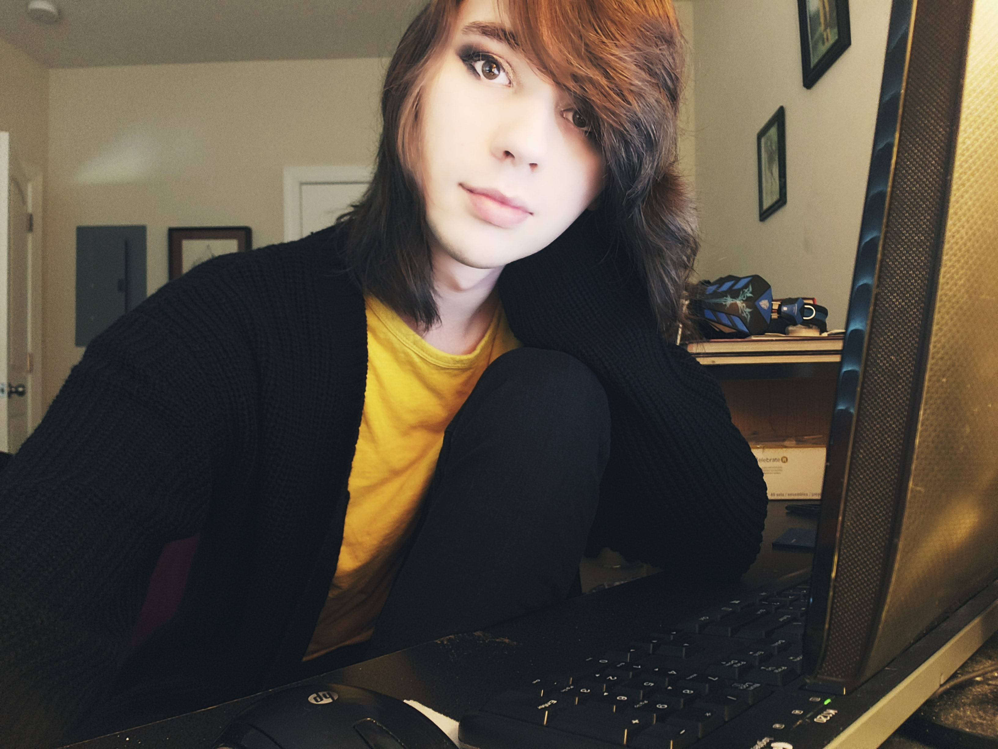 Sitting at my desk | Scrolller