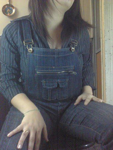 Sitting here all day long. Whatcha' guys looking at? 0_- | Scrolller