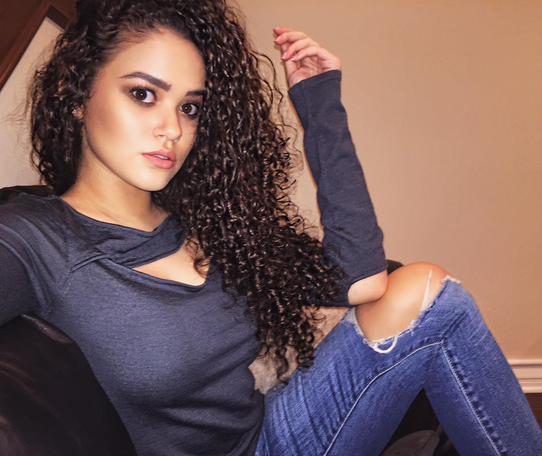 Sitting Pretty | Scrolller