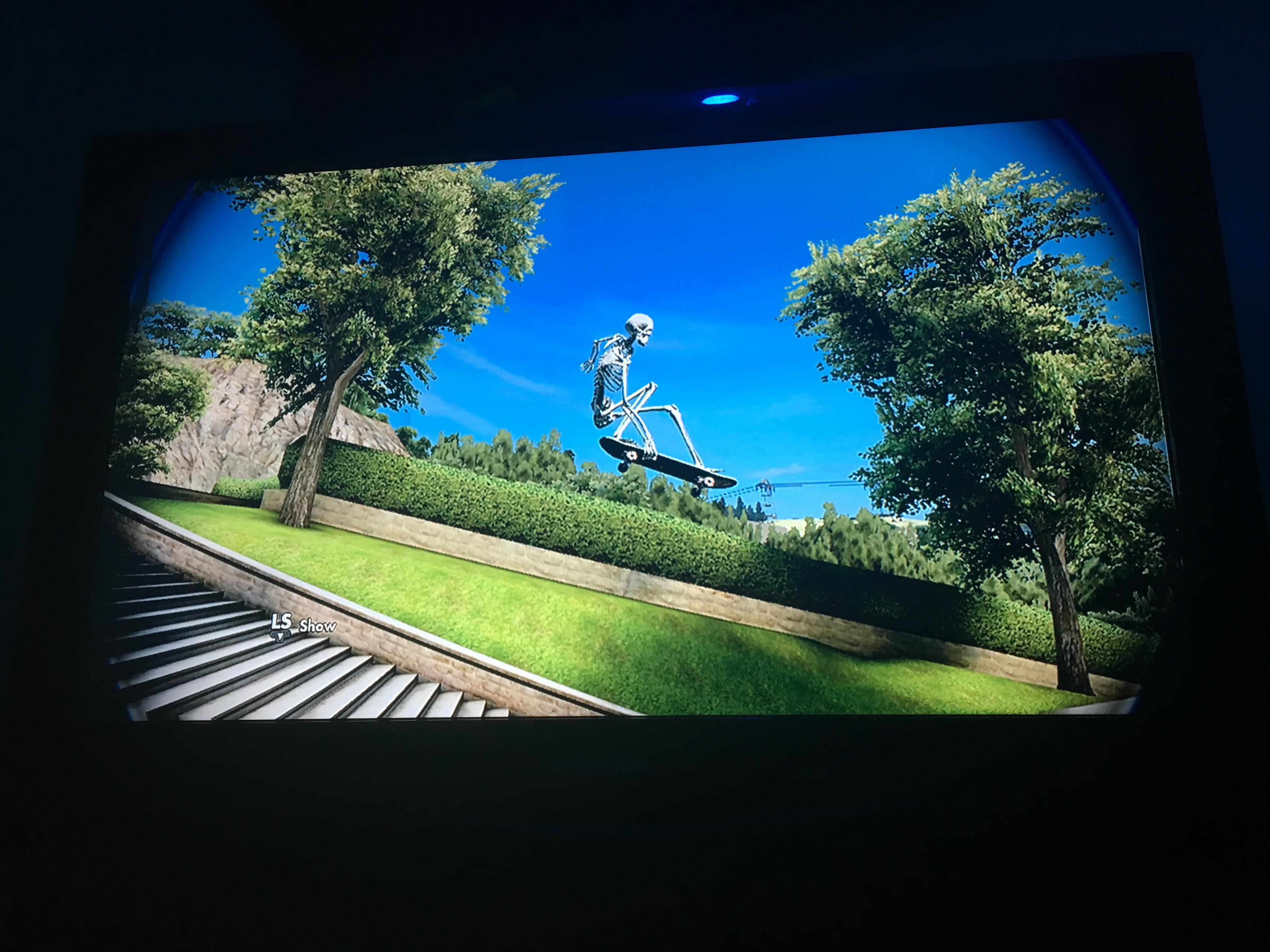 Skeleton doing a nose bone in spooktober | Scrolller