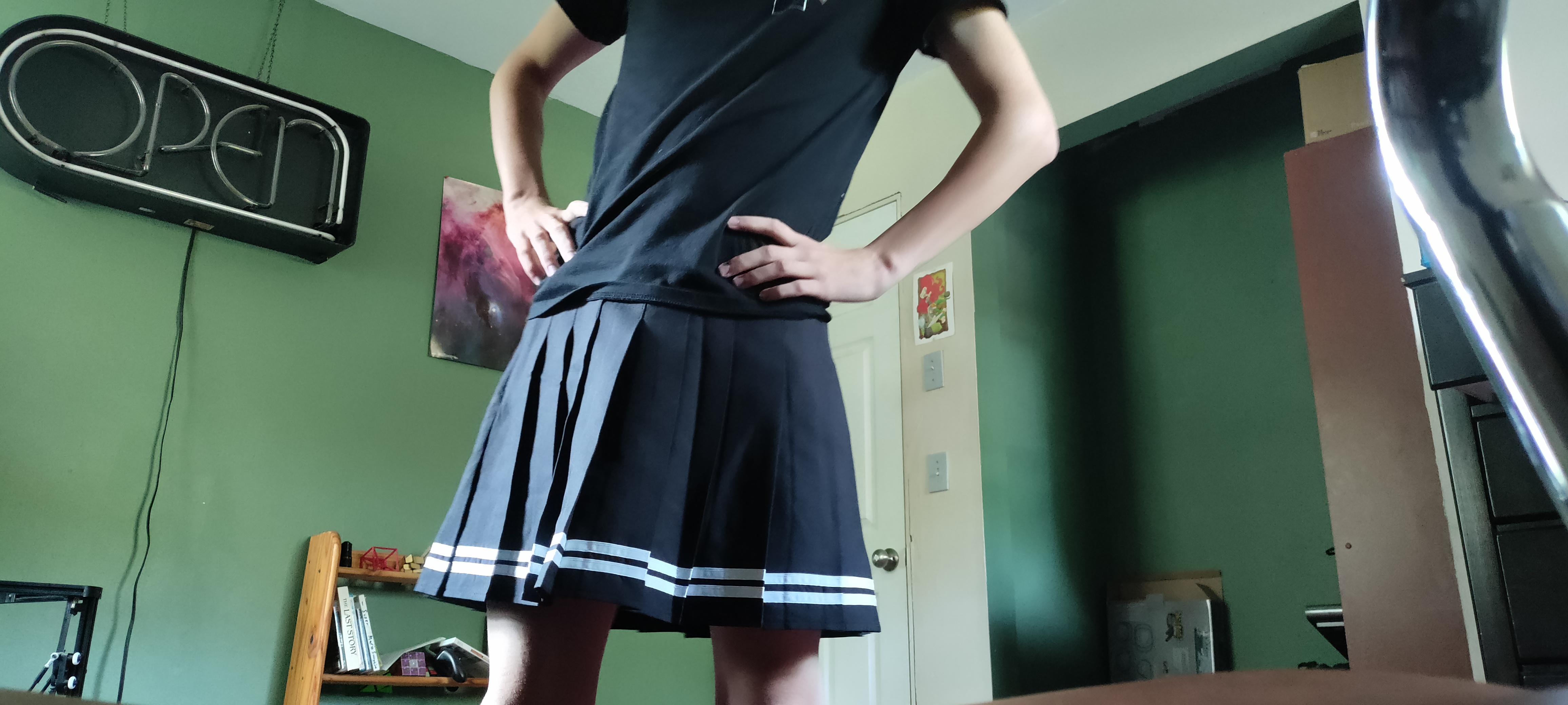 Skirt do be hittin different | Scrolller