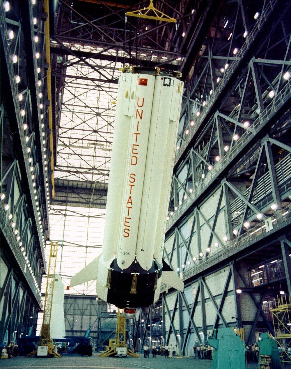 Skylab 2 assembly | Scrolller