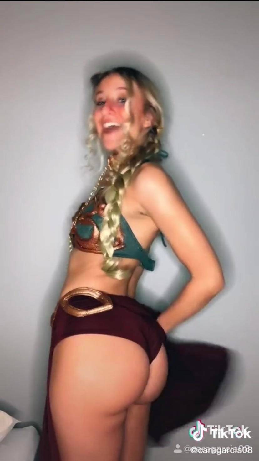 Slave Leia | Scrolller