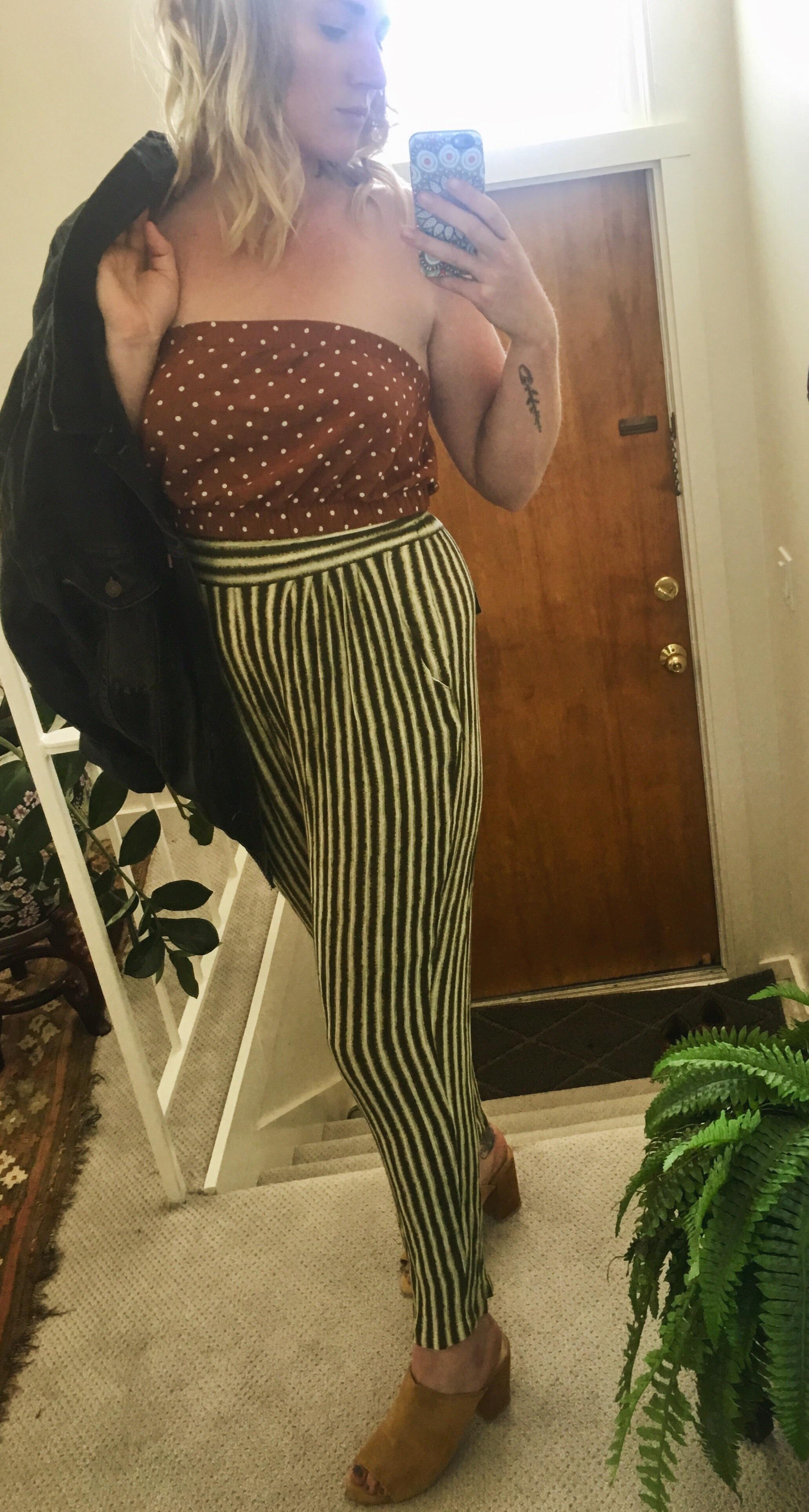 Sleeveless in Seattle | Scrolller