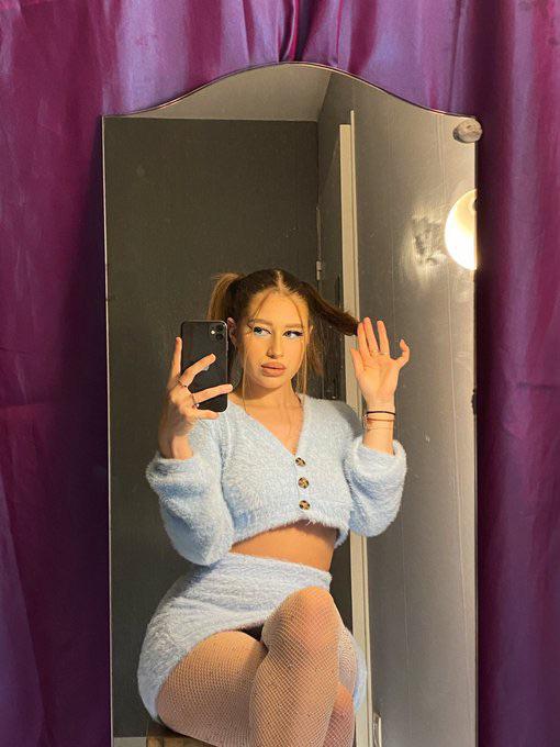 Slutty classmate | Scrolller