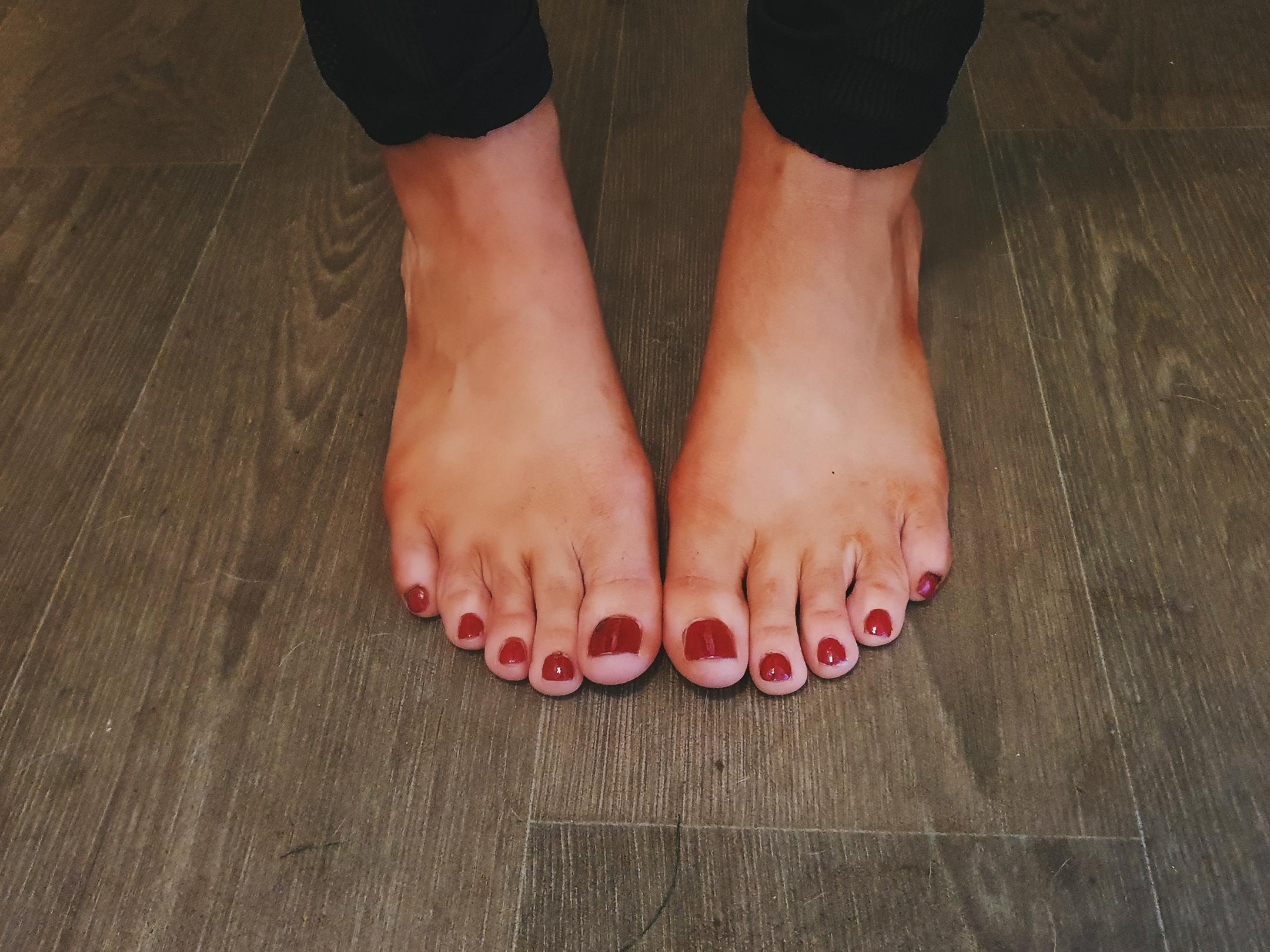 Smelly Gym Feet 💦 Scrolller