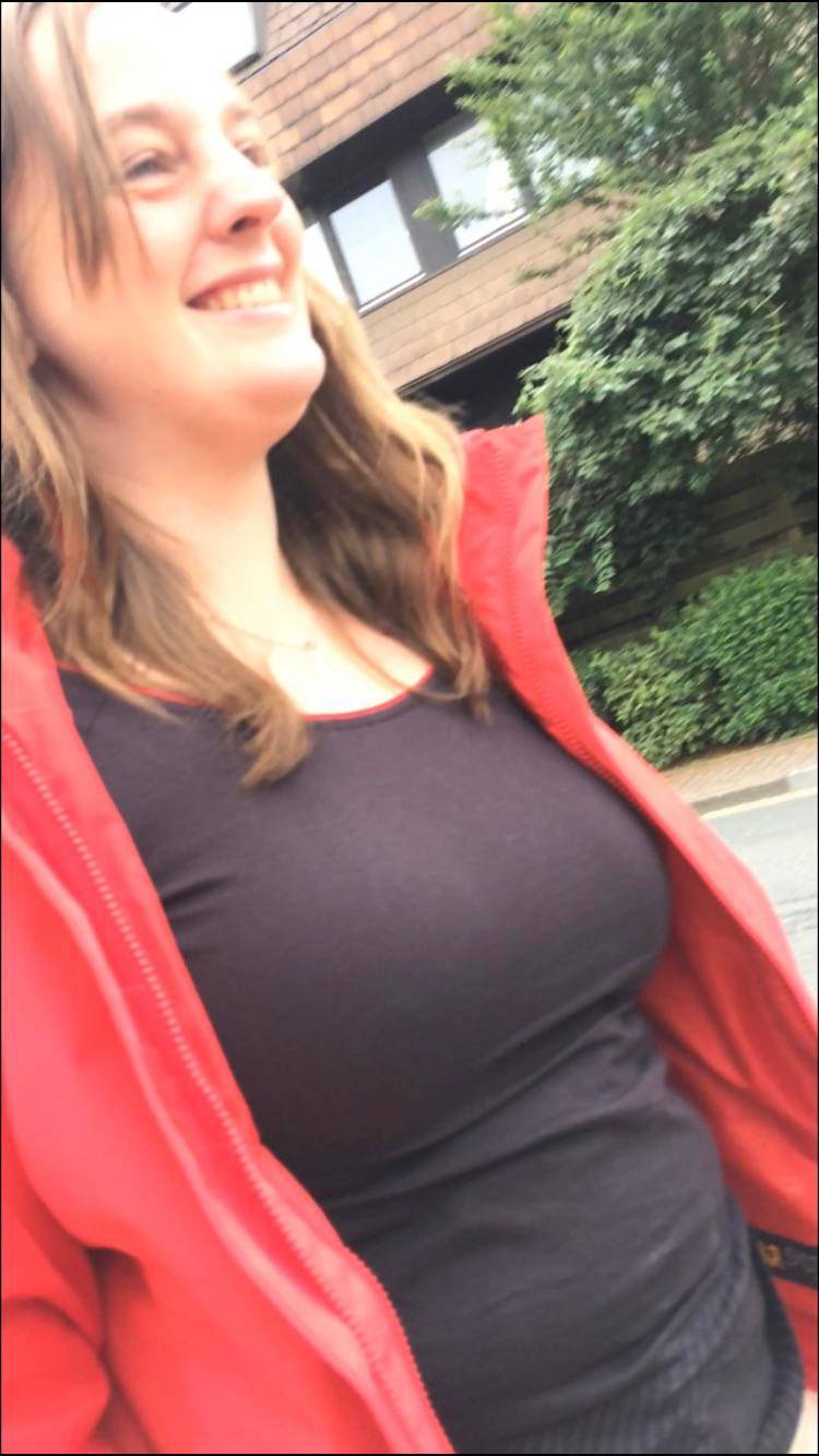 Smile and focus | Scrolller