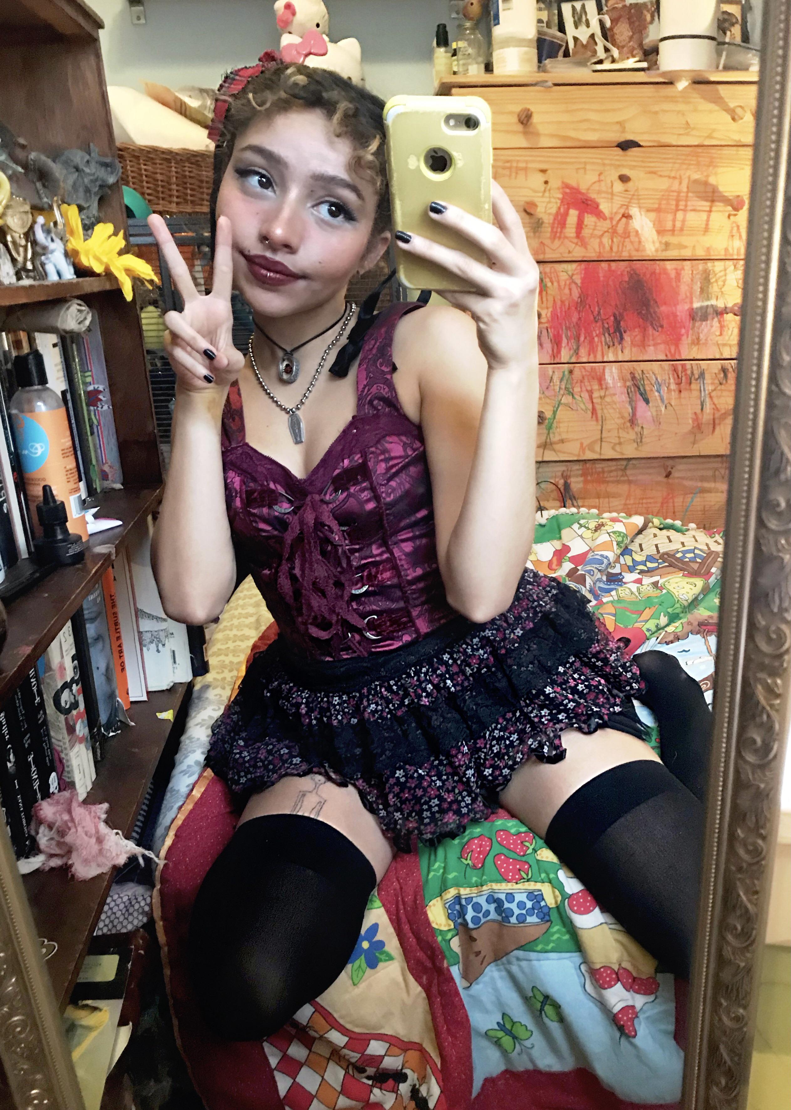 Smiley c: hi guys | Scrolller