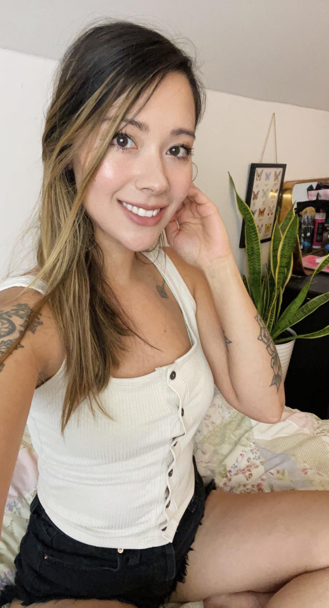 smiley (f31) | Scrolller