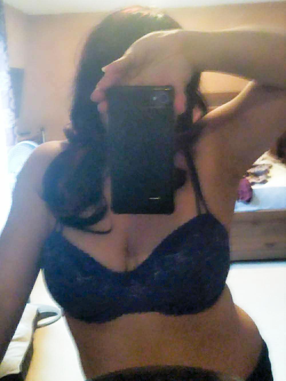 Quick mirror selfie! | Scrolller