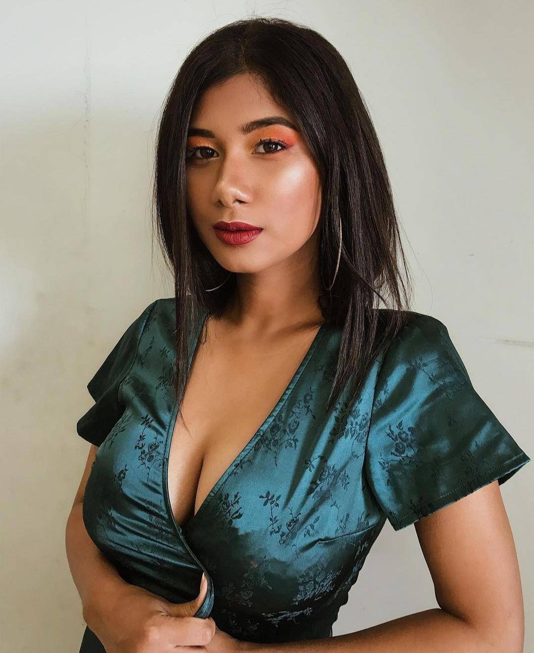 Sneha Sharma and her melons | Scrolller