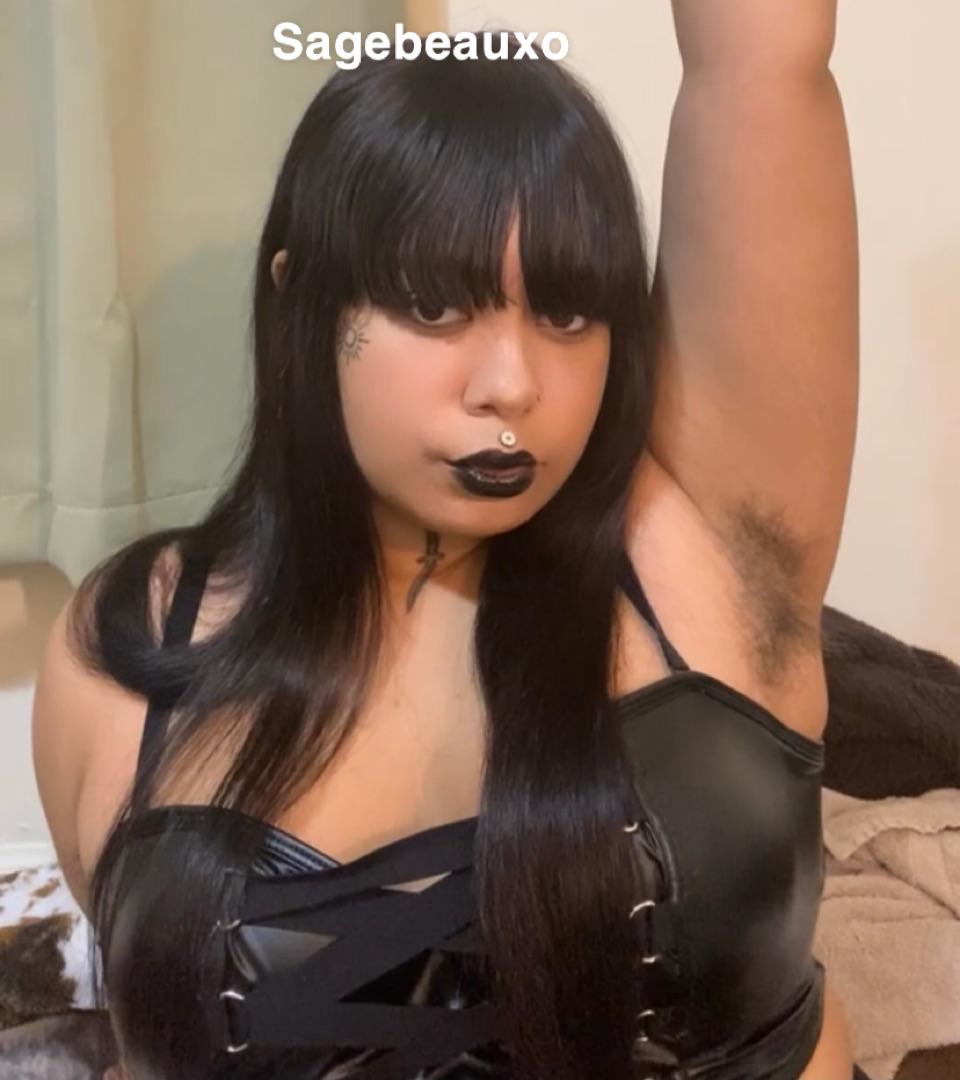 Sniff mee | Scrolller