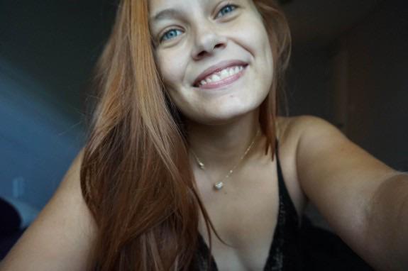 Snowed in selfie [19f] | Scrolller