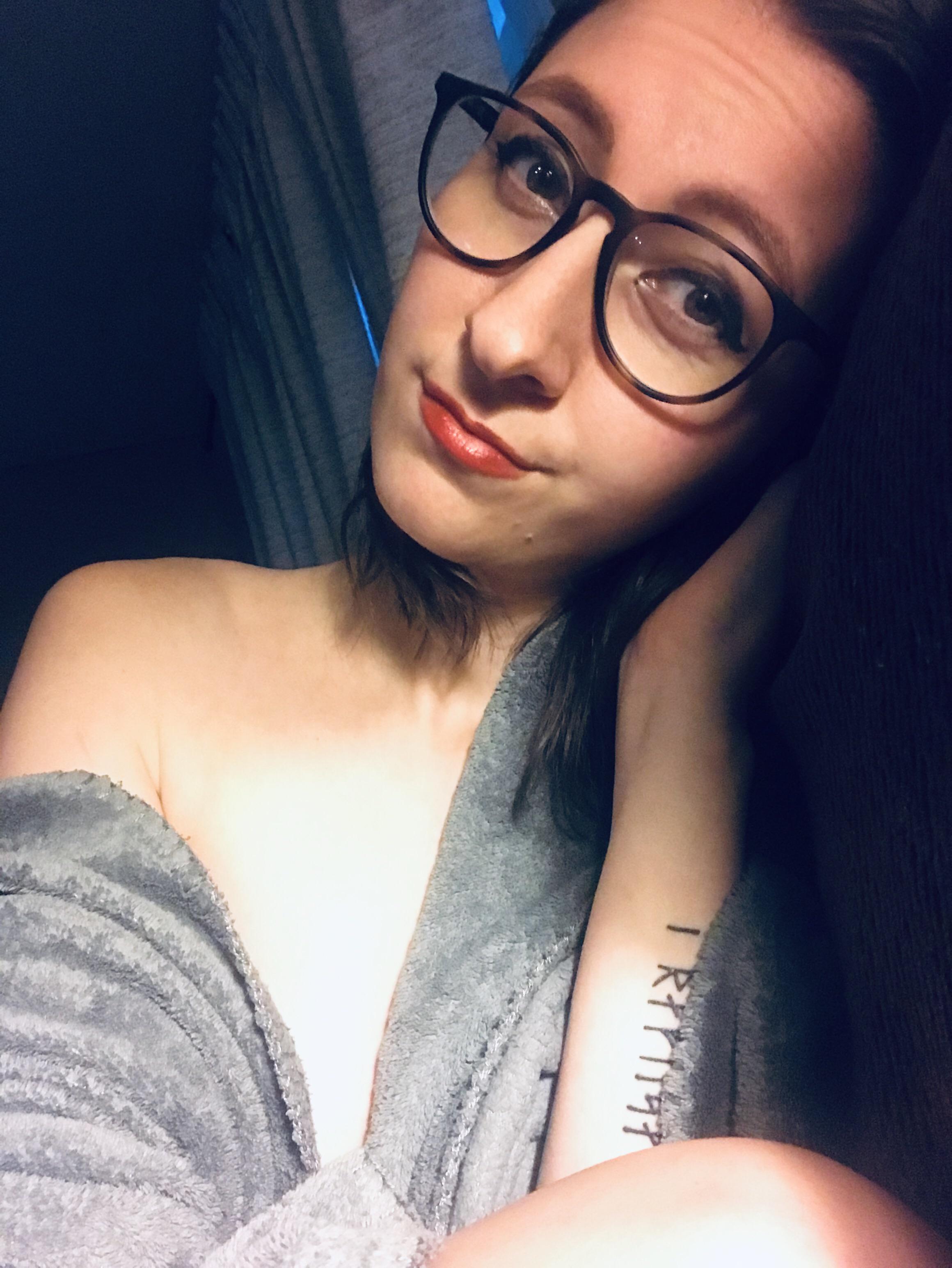 Snuggle up with me | Scrolller