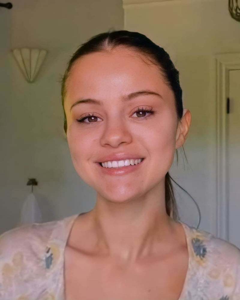 So Beautiful Even Without Makeup | Scrolller