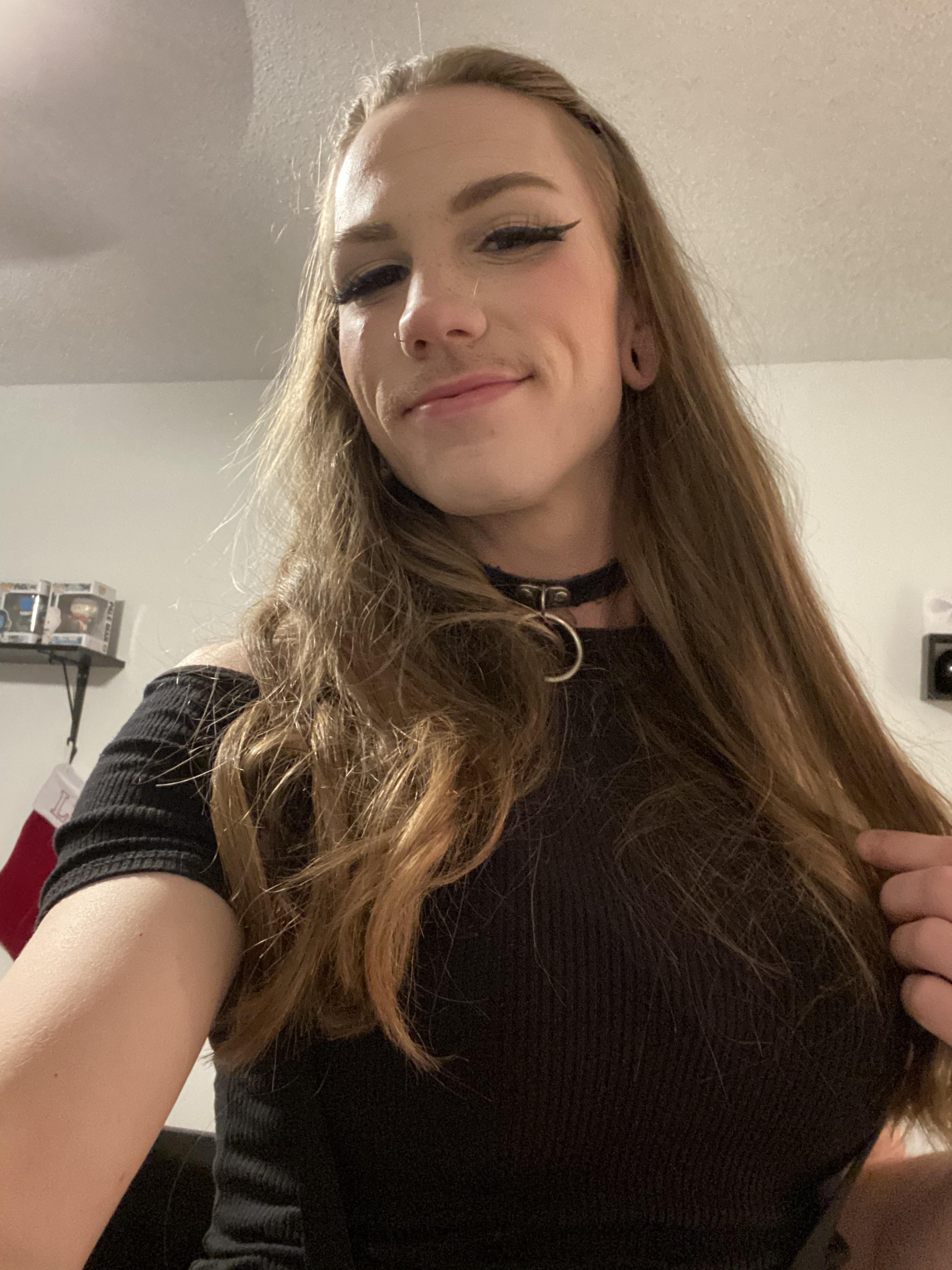 So like, what’s a girl gotta do to find a really BIG dick around here??? 🍆💖🥺 | Scrolller