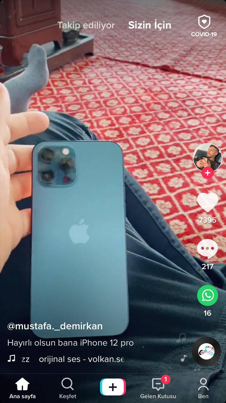 Sobalı evde oturuyor cami halısına benzeyen halıya oturmuş ip12 almıs aq | Scrolller