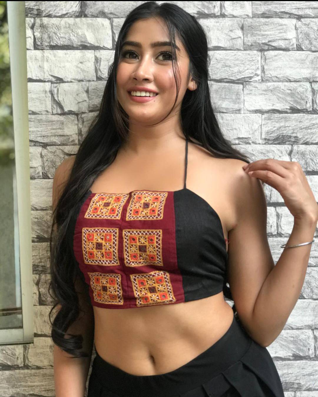 Sofia Ansari navel in colorful top and black dhoti pants | Scrolller